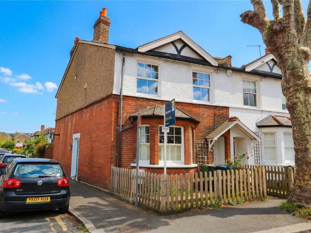 1 bedroom maisonette for sale