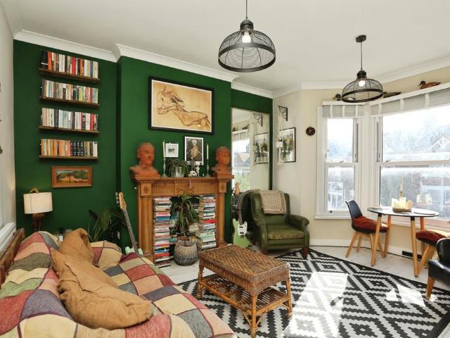 1 bedroom maisonette for sale