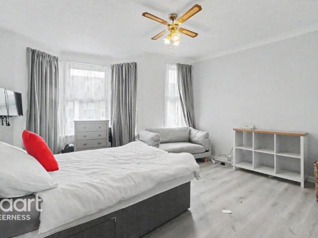 1 bedroom maisonette for sale