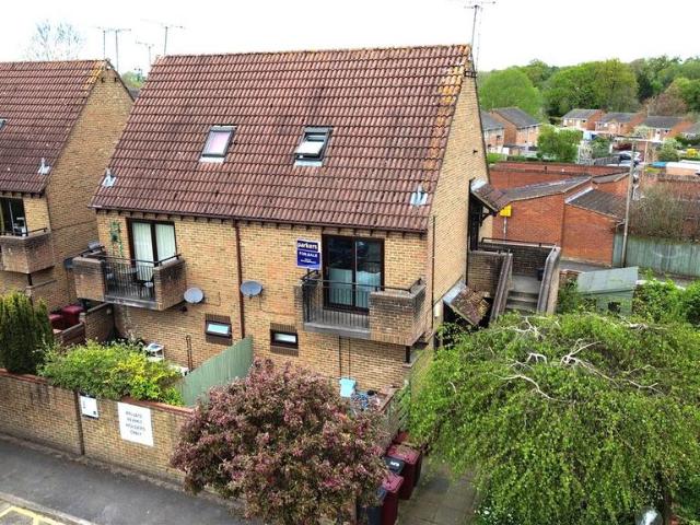 1 bedroom maisonette for sale
