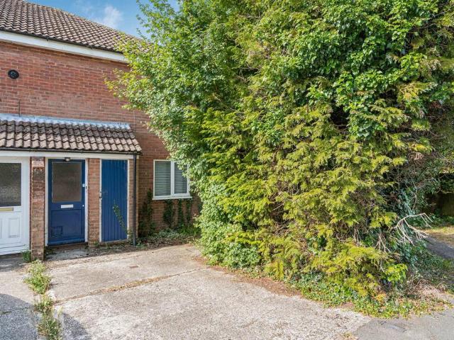 1 bedroom maisonette for sale