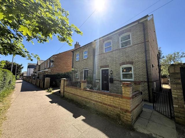 1 bedroom maisonette for sale