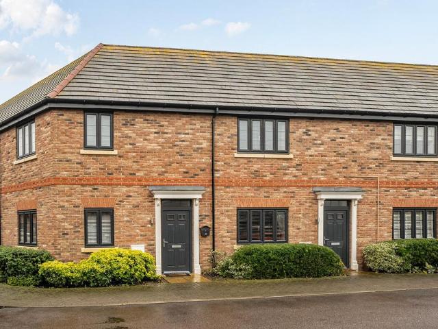 1 bedroom maisonette for sale