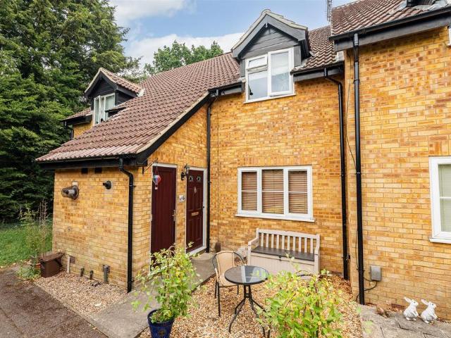 1 bedroom maisonette for sale