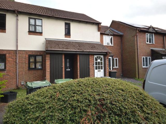 1 bedroom maisonette for sale