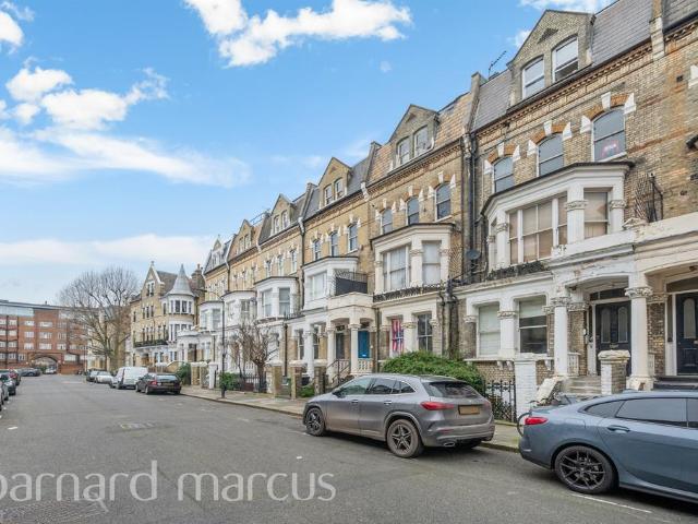 1 bedroom maisonette for sale