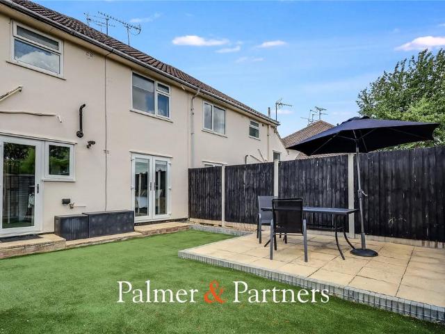 1 bedroom maisonette for sale