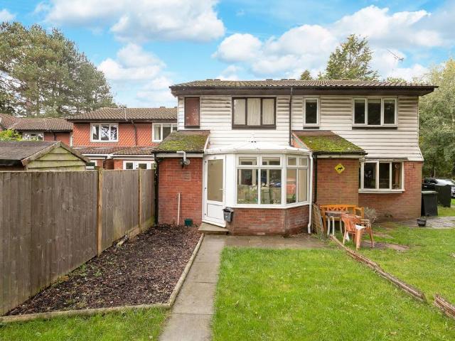 1 bedroom maisonette for sale