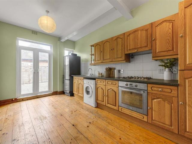 1 bedroom maisonette for sale