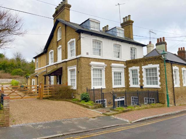1 bedroom maisonette for sale