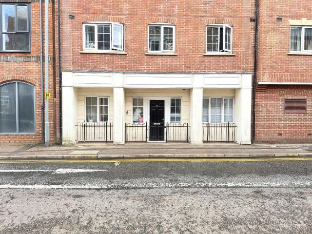 1 bedroom maisonette for sale