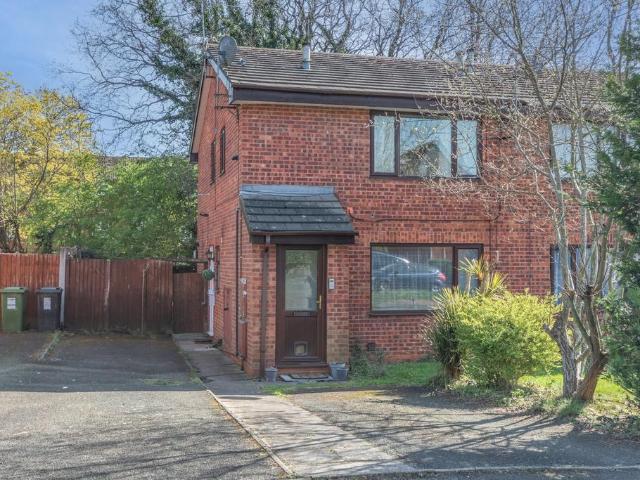 1 bedroom maisonette for sale