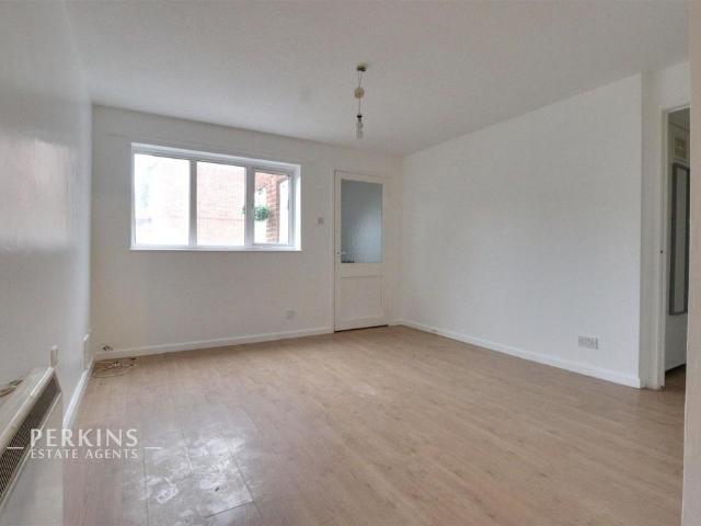 1 bedroom maisonette for sale