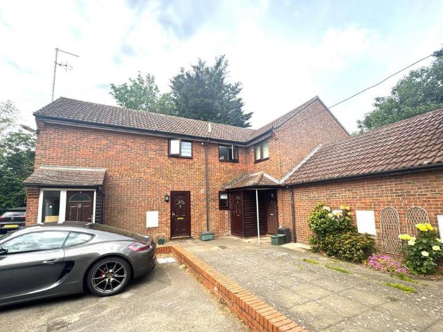 1 bedroom maisonette for sale