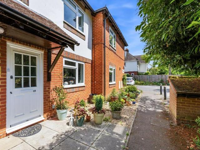 1 bedroom maisonette for sale