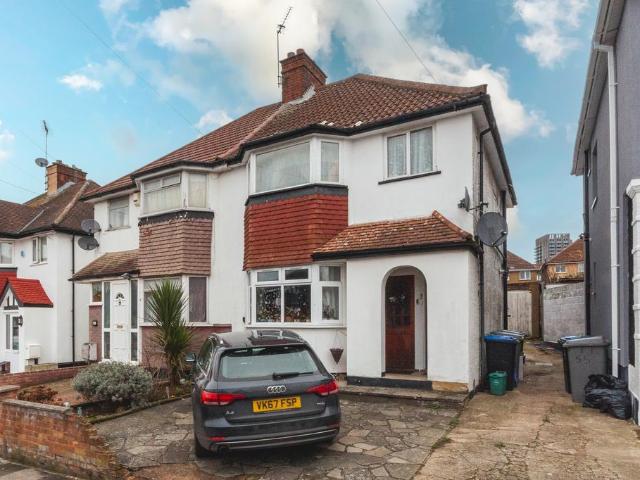 1 bedroom maisonette for sale