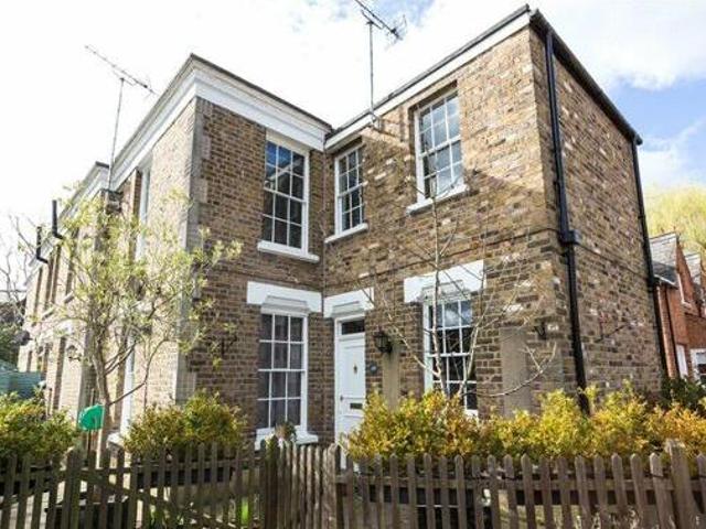 1 Bedroom Maisonette For Sale In Windsor