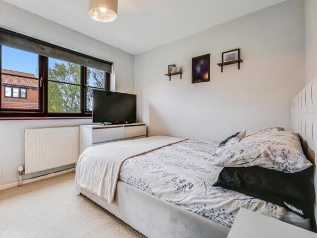 1 bedroom maisonette for sale in Wood Street, Chelmsford, CM2