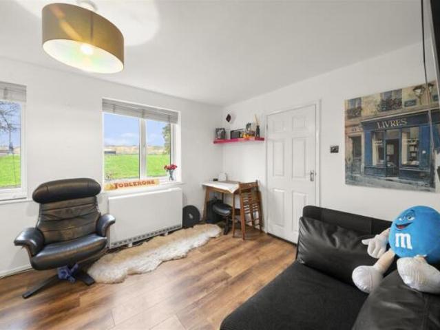 1 bedroom maisonette for sale in Abercorn Grove, Ruislip, HA4