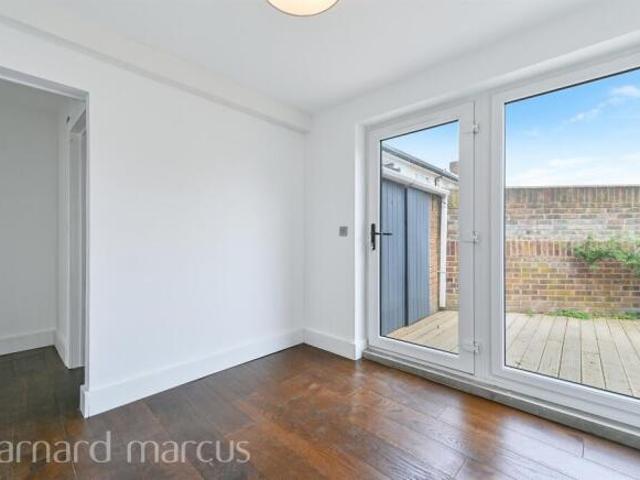 1 bedroom maisonette for sale in Barnlea Close, Hanworth, TW13