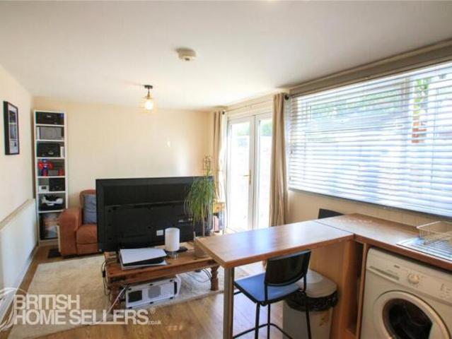 1 bedroom maisonette for sale in Cambrian Way, Basingstoke, Hampshire, RG22