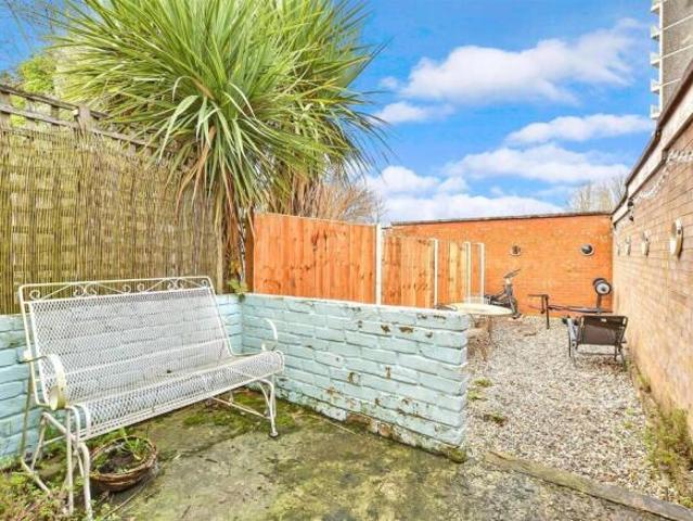 1 bedroom maisonette for sale in Crescent Road, Warley, CM14