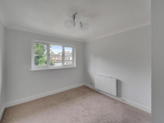 1 bedroom maisonette for sale in Cygnet Close, London, NW10