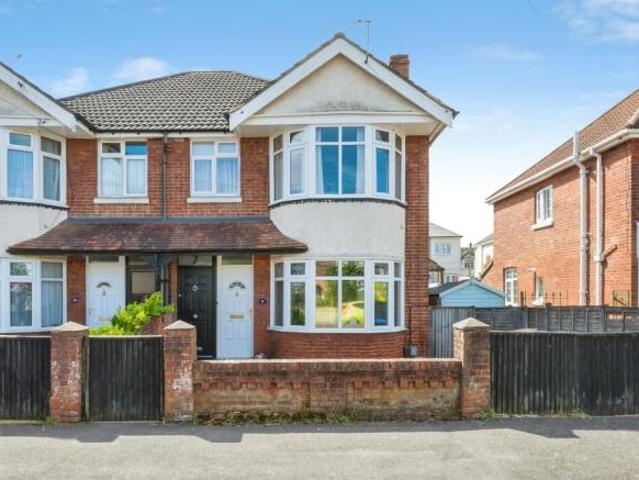 1 bedroom maisonette for sale in Dawlish Avenue, Southampton, SO15