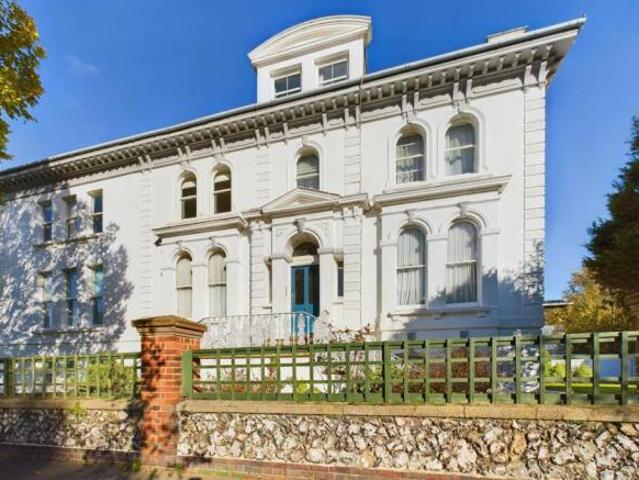1 bedroom maisonette for sale in Devonshire Place, Eastbourne, BN21