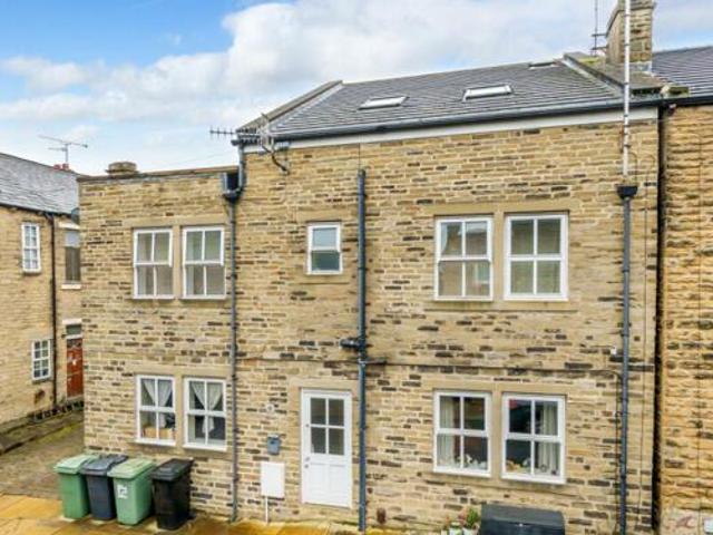 1 Bedroom Maisonette For Sale In Farsley, West Yorkshire