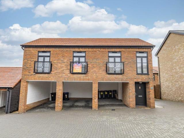 1 bedroom maisonette for sale in Gipps Avenue, Canterbury, Kent, CT1