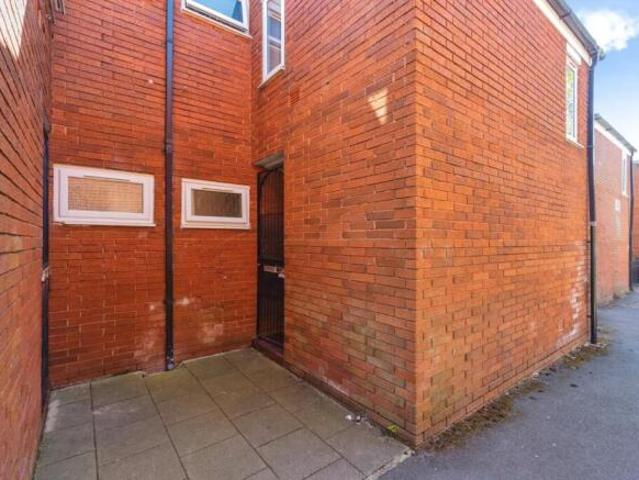 1 bedroom maisonette for sale in Grove Close, Manchester, Greater Manchester, M14