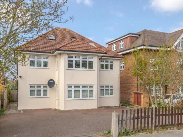 1 bedroom maisonette for sale in Grove Park Road, London, SE9