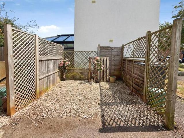1 bedroom maisonette for sale in Gullistan Road, Leamington Spa, CV32