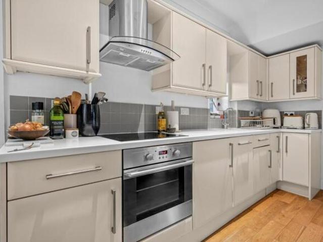 1 bedroom maisonette for sale in Hartham Road, Islington, N7