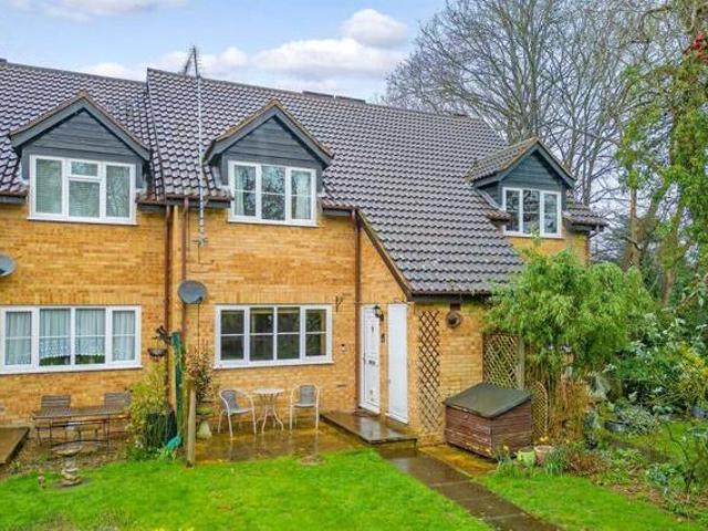 1 Bedroom Maisonette For Sale In Hertford, Hertfordshire
