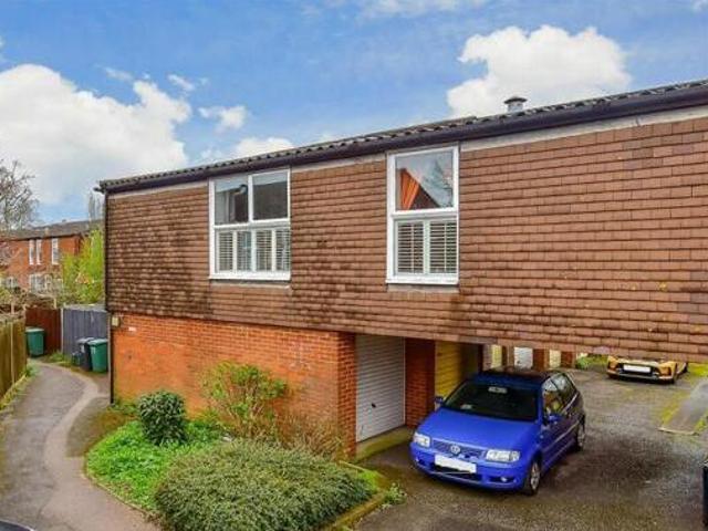 1 Bedroom Maisonette For Sale In Horley