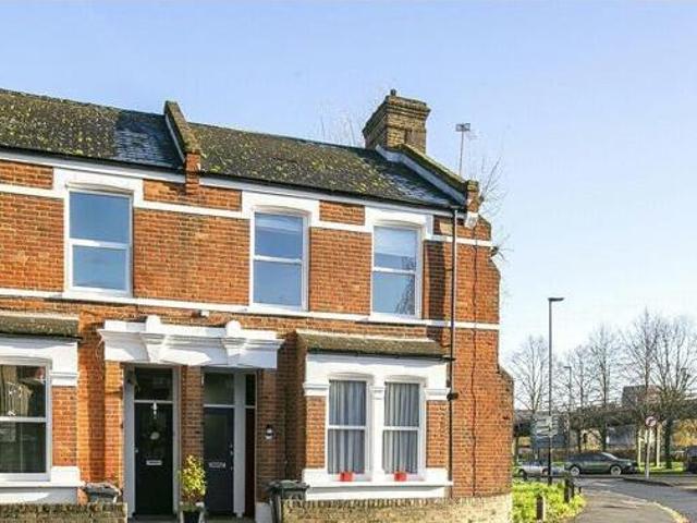 1 Bedroom Maisonette For Sale In London