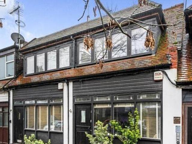 1 Bedroom Maisonette For Sale In London