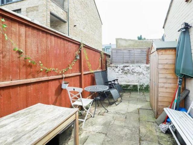 1 bedroom maisonette for sale in New Windsor Street, Uxbridge, UB8