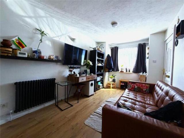 1 bedroom maisonette for sale in Queens Road, Slough, SL1