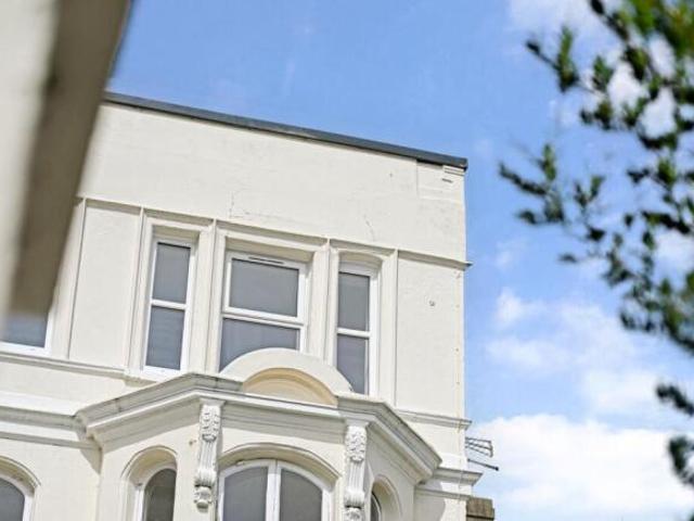 1 bedroom maisonette for sale in Sandgate High Street, Sandgate, Folkestone, CT20