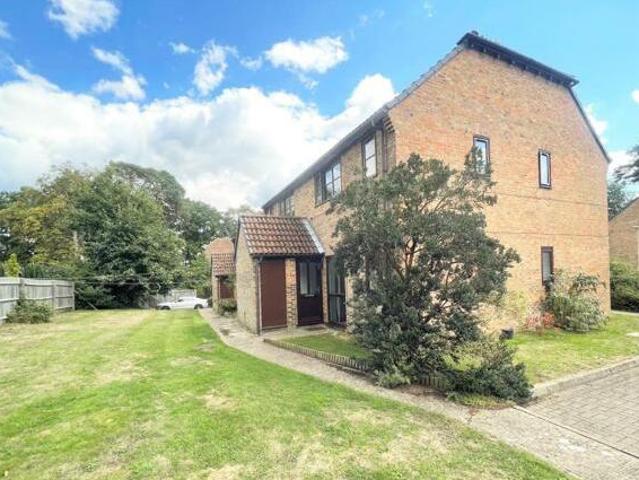 1 Bedroom Maisonette For Sale In Surrey