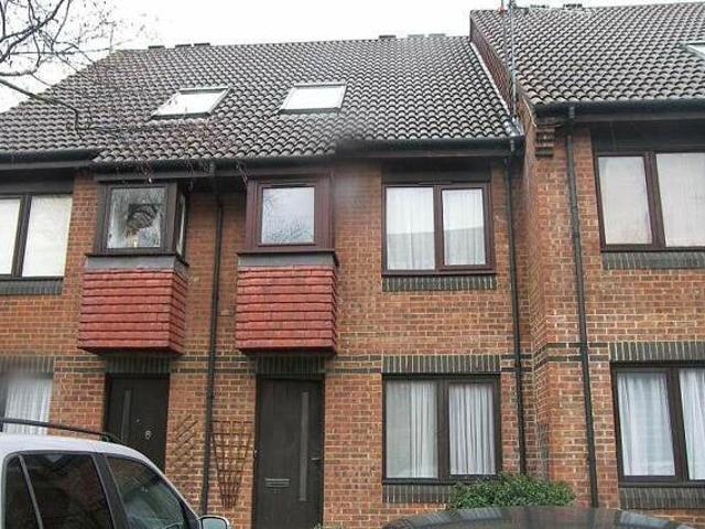 1 Bedroom Maisonette For Rent In Watergardens