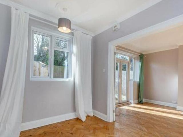 1 Bedroom Maisonette For Rent In West Norwood, London