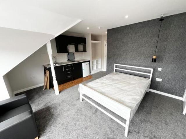 1 bedroom maisonette for rent in Ashley Road, Poole, BH14