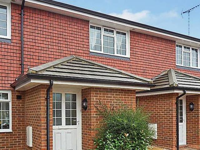 1 bedroom maisonette for rent in Bartletts Court Ash Vale GU12