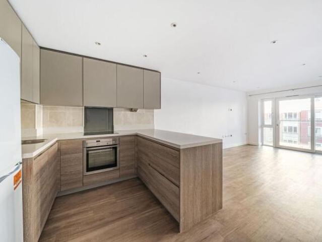1 bedroom maisonette for rent in Boulevard Drive, Colindale, London, NW9