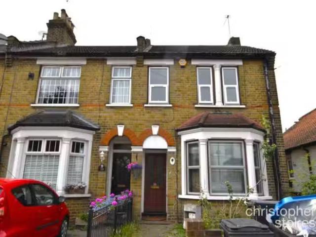 1 bedroom maisonette for rent in Chestnut Road, Enfield, Great.