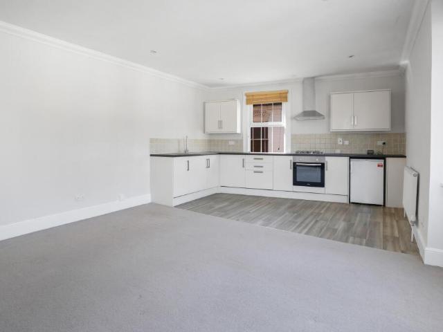 1 bedroom maisonette for rent in Church Road, Guildford, GU1